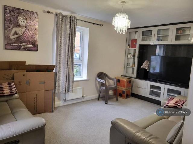 4 bedroom detached house to rent