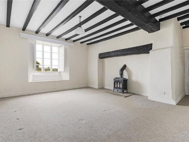4 bedroom detached house to rent