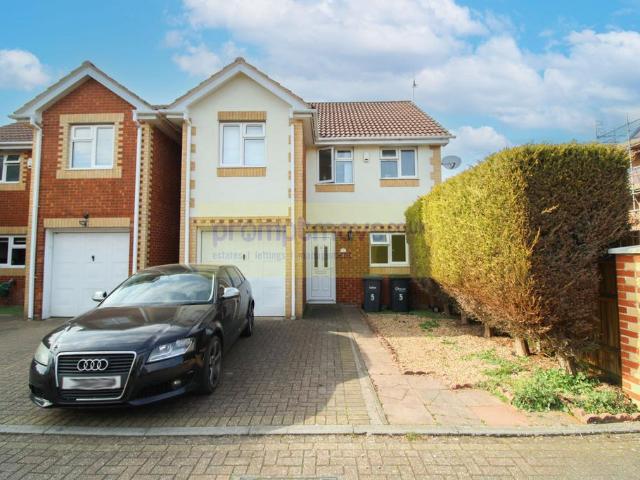 4 bedroom detached house to rent