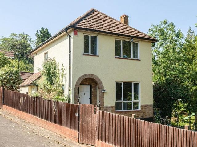 4 bedroom detached house to rent