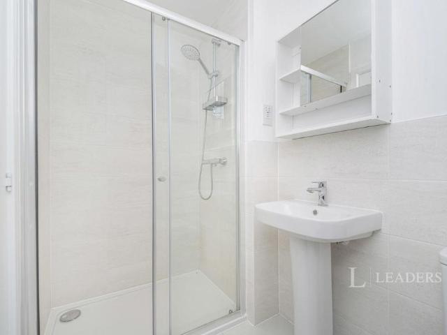 4 bedroom detached house to rent