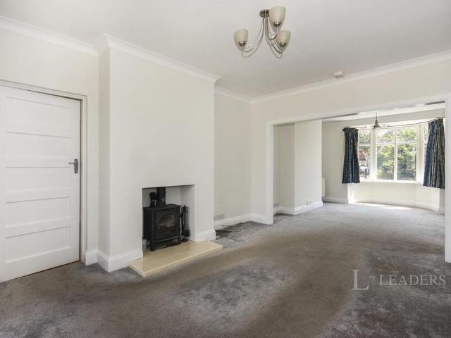 4 bedroom detached house to rent
