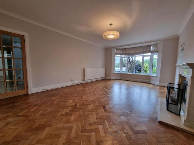 4 bedroom detached house to rent