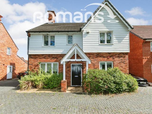 4 bedroom detached house to rent