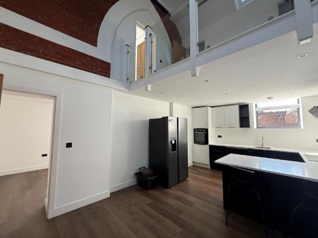 4 bedroom detached house to rent