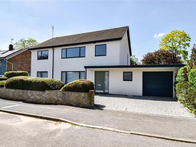 4 bedroom detached house to rent