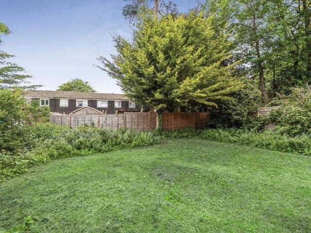4 bedroom detached house to rent