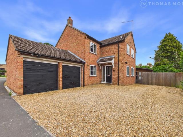 4 bedroom detached house to rent
