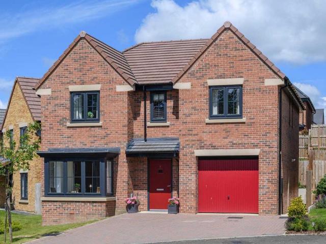 4 bedroom detached house to rent