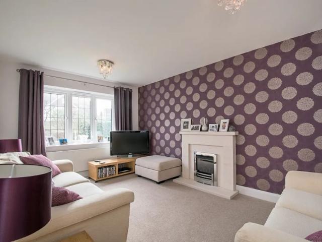 4 bedroom detached house to rent