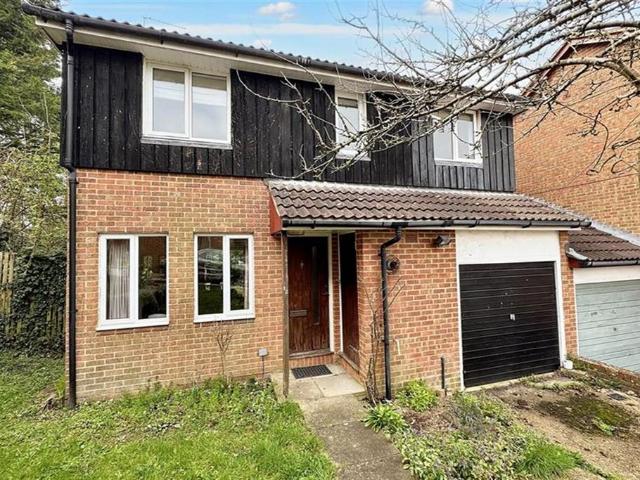 4 bedroom detached house to rent