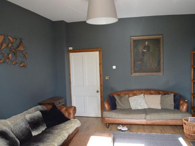 4 bedroom detached house to rent