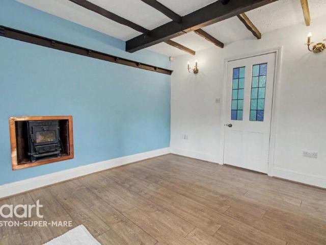 4 bedroom detached house to rent