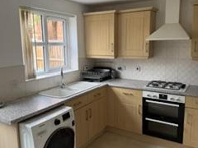 4 bedroom detached house to rent