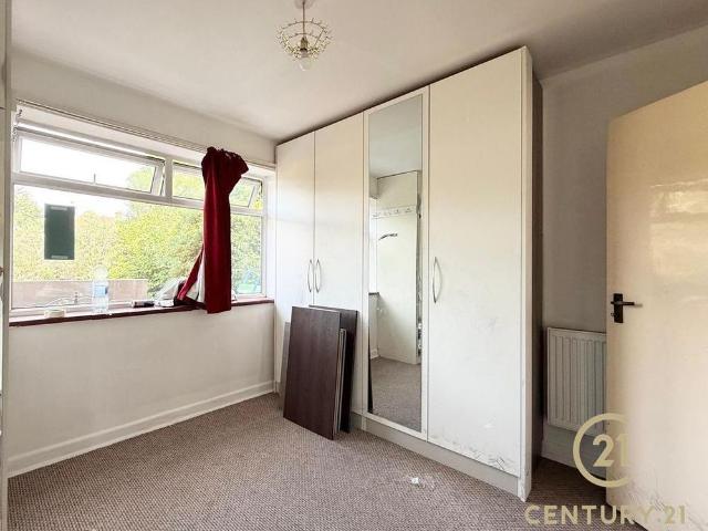 4 bedroom detached house to rent