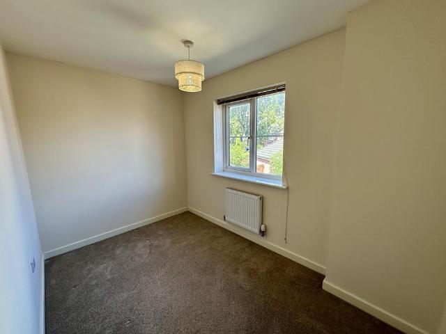 4 bedroom detached house to rent