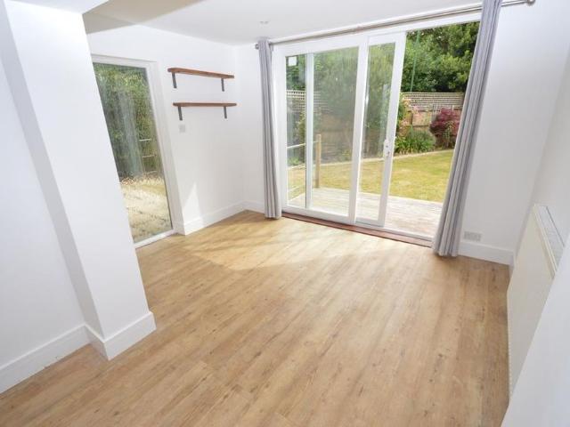 4 bedroom detached house to rent