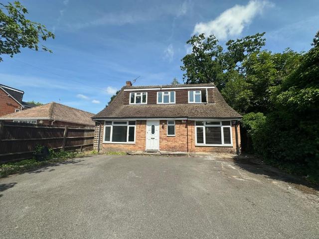 4 bedroom detached house to rent
