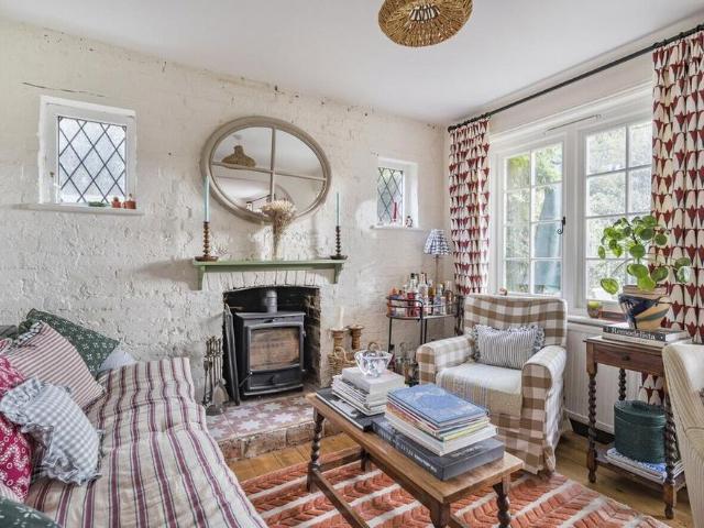 4 bedroom detached house to rent
