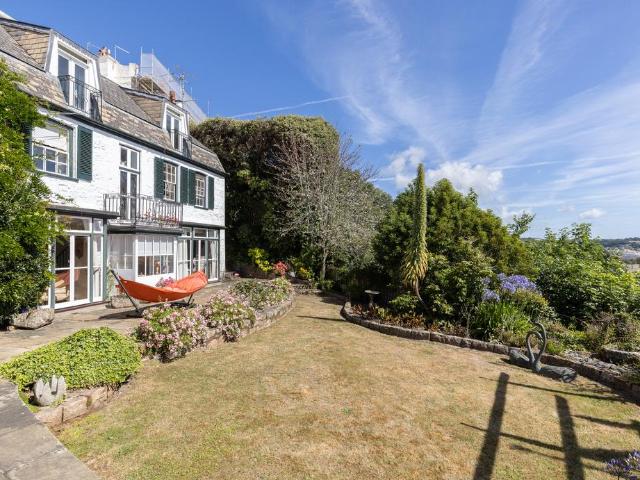 4 bedroom detached house to rent