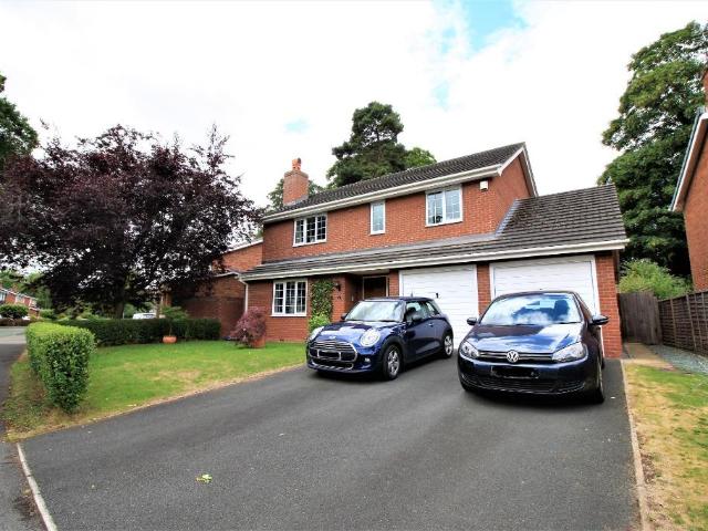 4 bedroom detached house to rent
