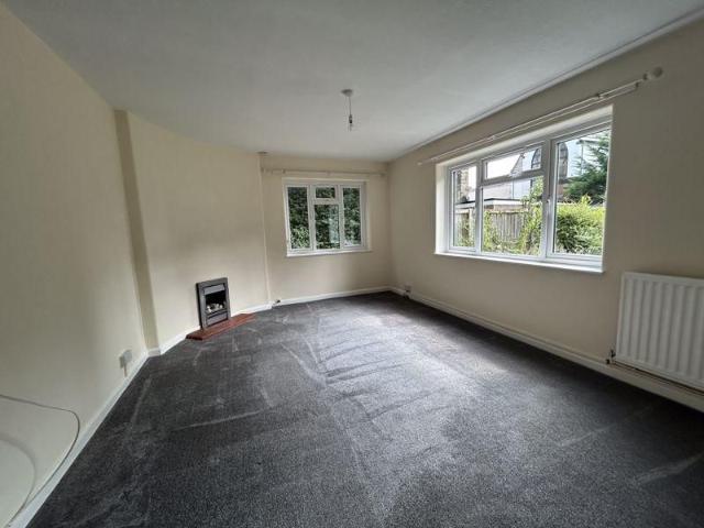4 bedroom detached house to rent
