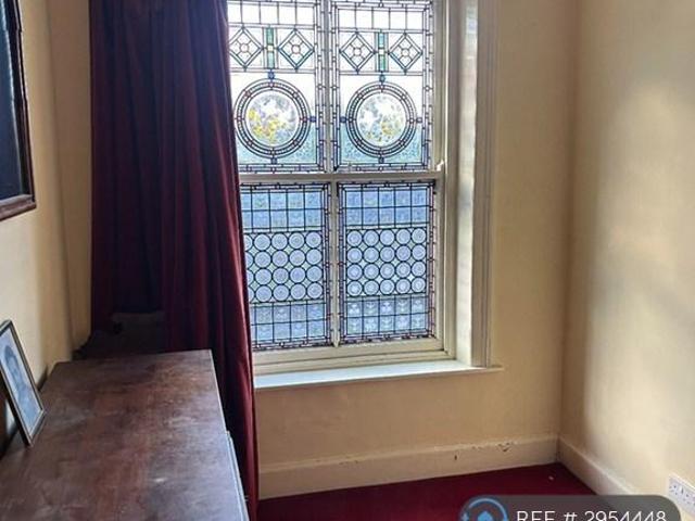 4 bedroom detached house to rent