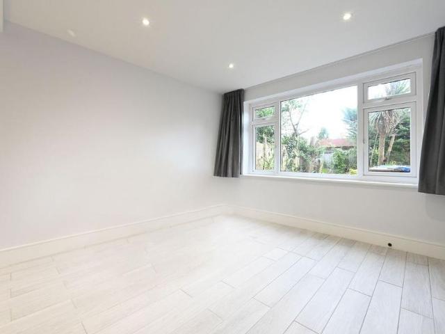 4 bedroom detached house to rent
