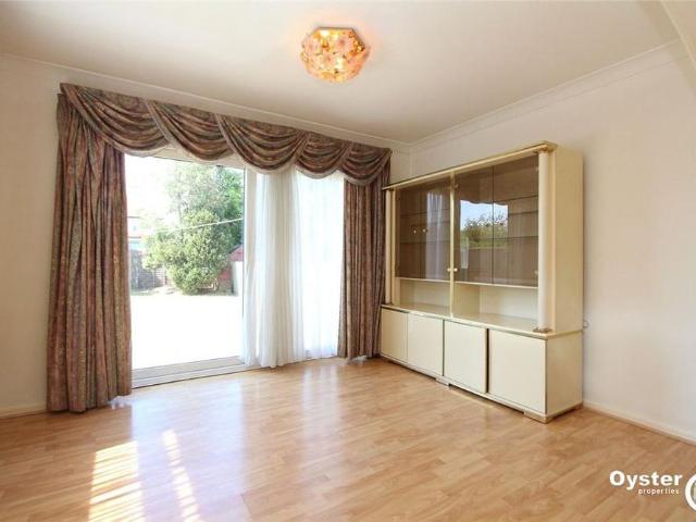 4 bedroom detached house to rent