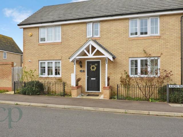 4 bedroom detached house to rent