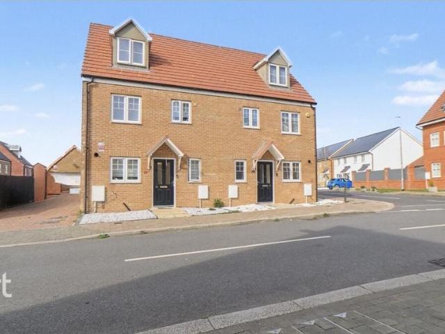 4 bedroom detached house to rent