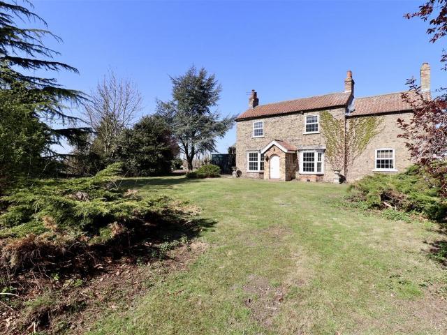 4 bedroom detached house to rent