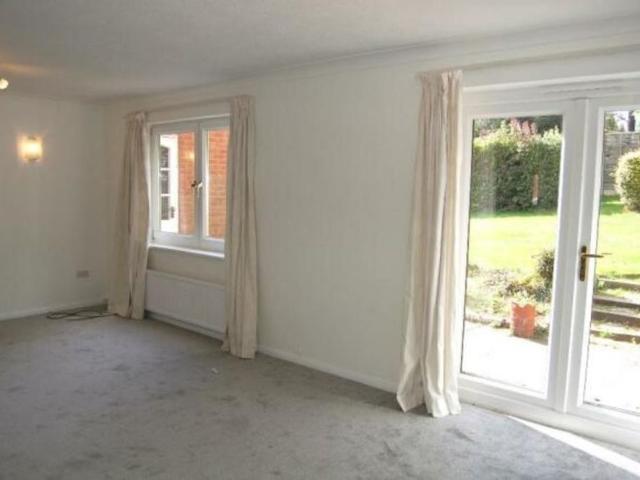 4 bedroom detached house to rent