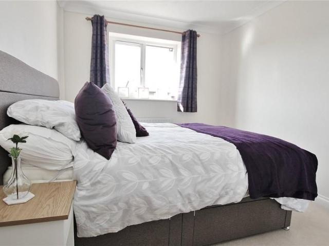 4 bedroom detached house to rent