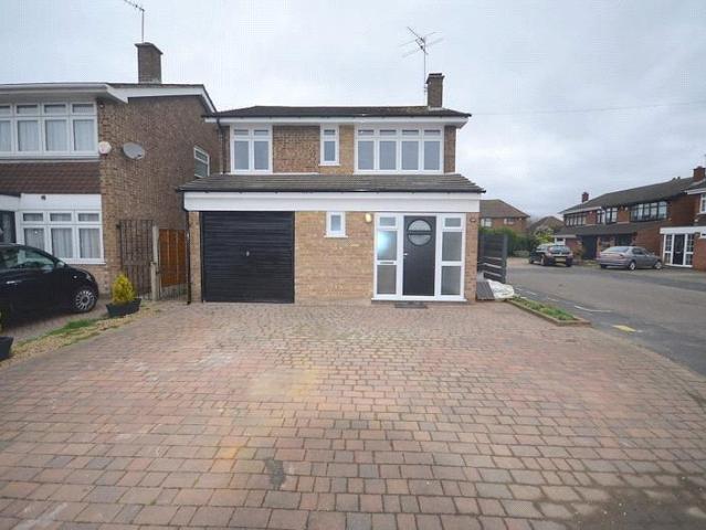 4 bedroom detached house to rent