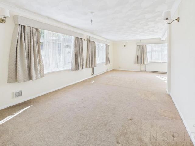 4 bedroom detached house to rent