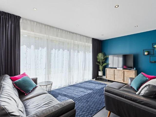 4 bedroom detached house to rent