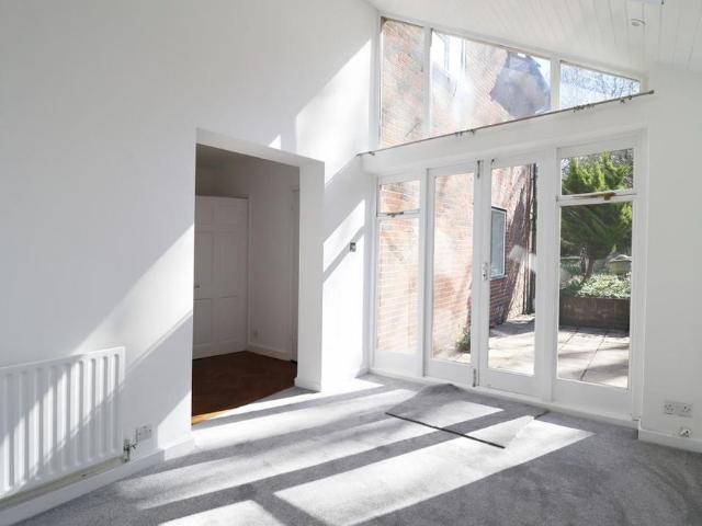 4 bedroom detached house to rent