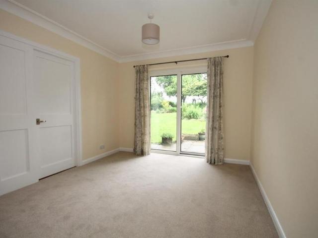 4 bedroom detached house to rent