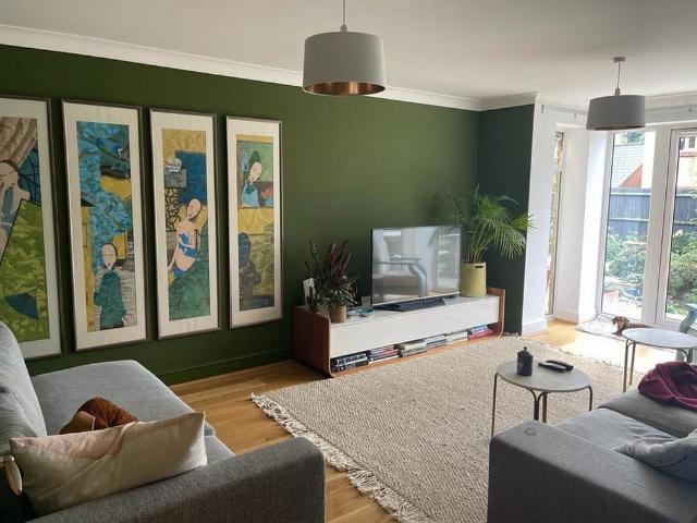 4 bedroom detached house to rent