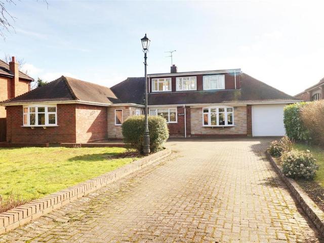 4 bedroom detached house to rent