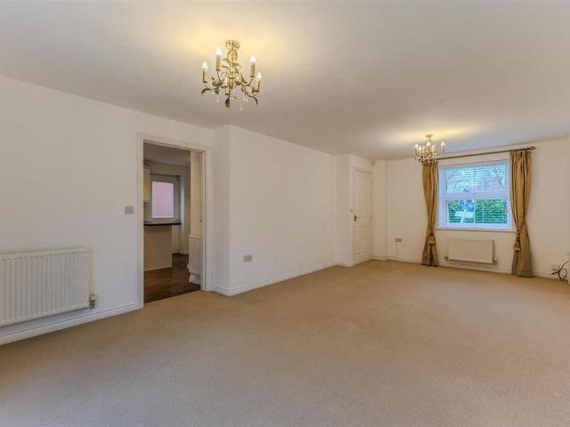 4 bedroom detached house to rent