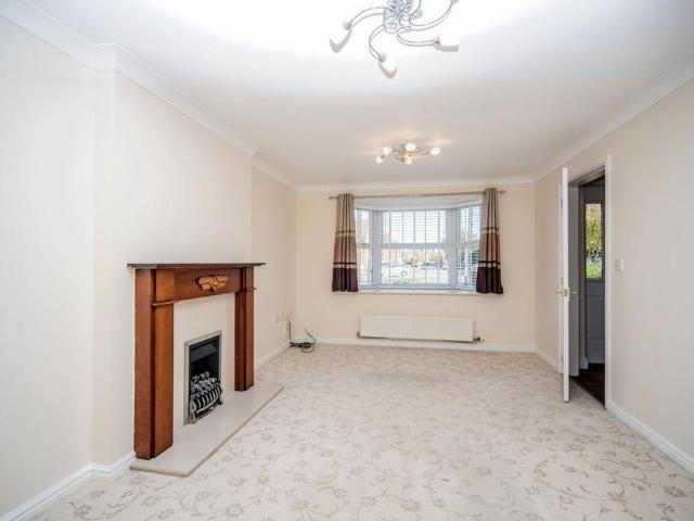 4 bedroom detached house to rent