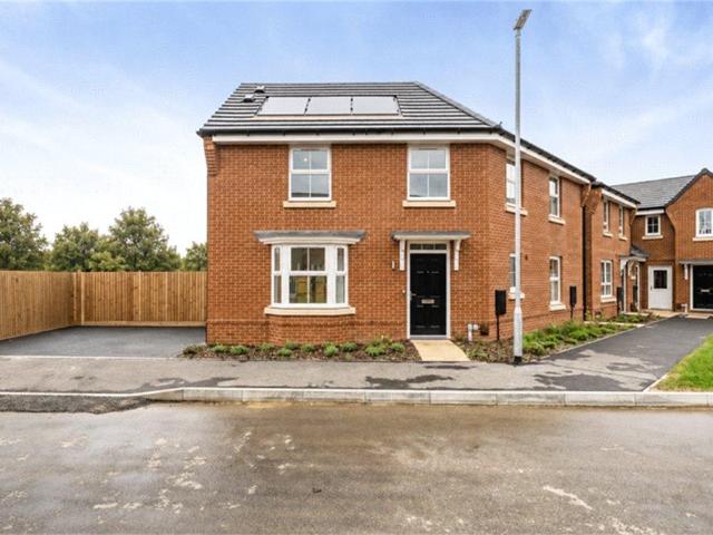 4 bedroom detached house to rent