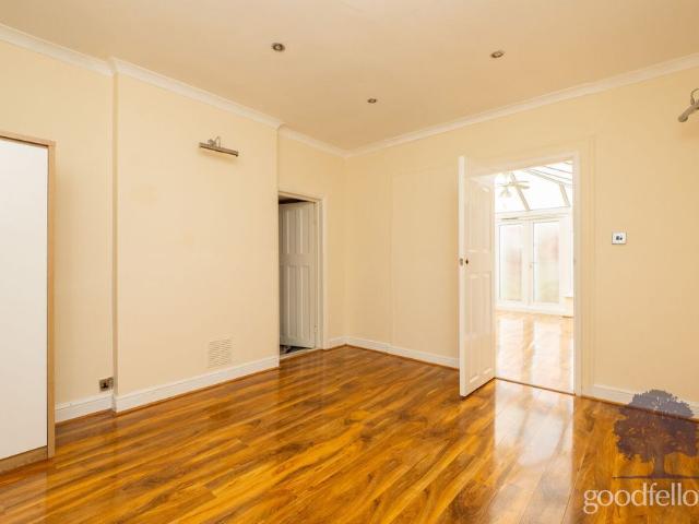 4 bedroom detached house to rent