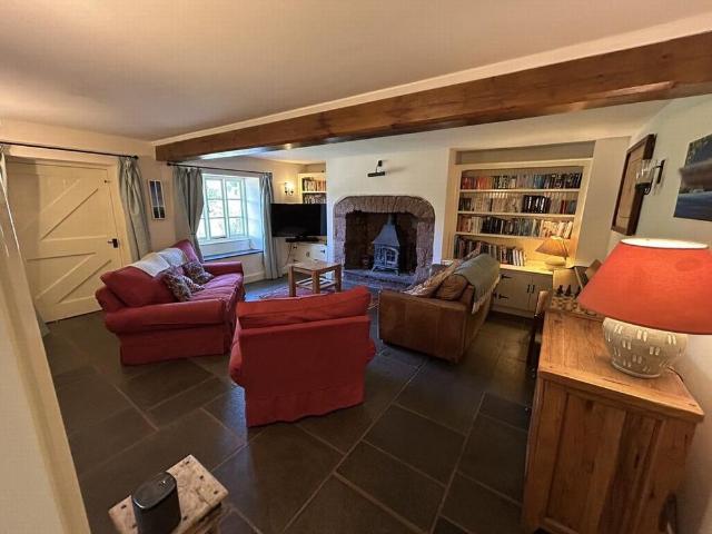 4 bedroom detached house to rent