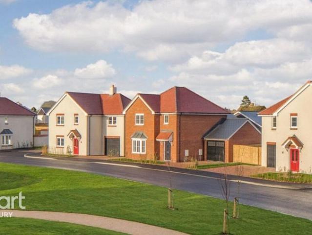 4 bedroom detached house to rent