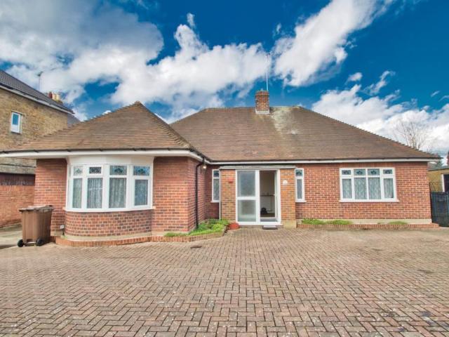 4 bedroom detached house to rent