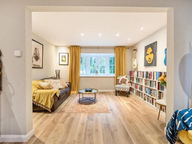 4 bedroom detached house to rent