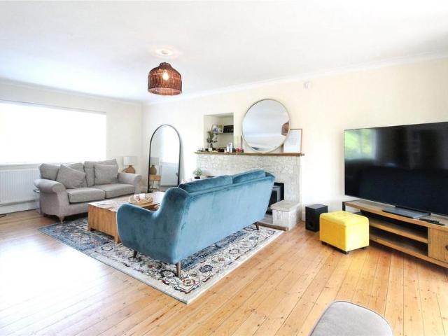4 bedroom detached house to rent